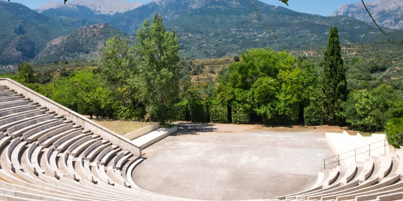 Sainopoulion Amphitheatre | CULTURAL FACILITIES | lakonia.mobi